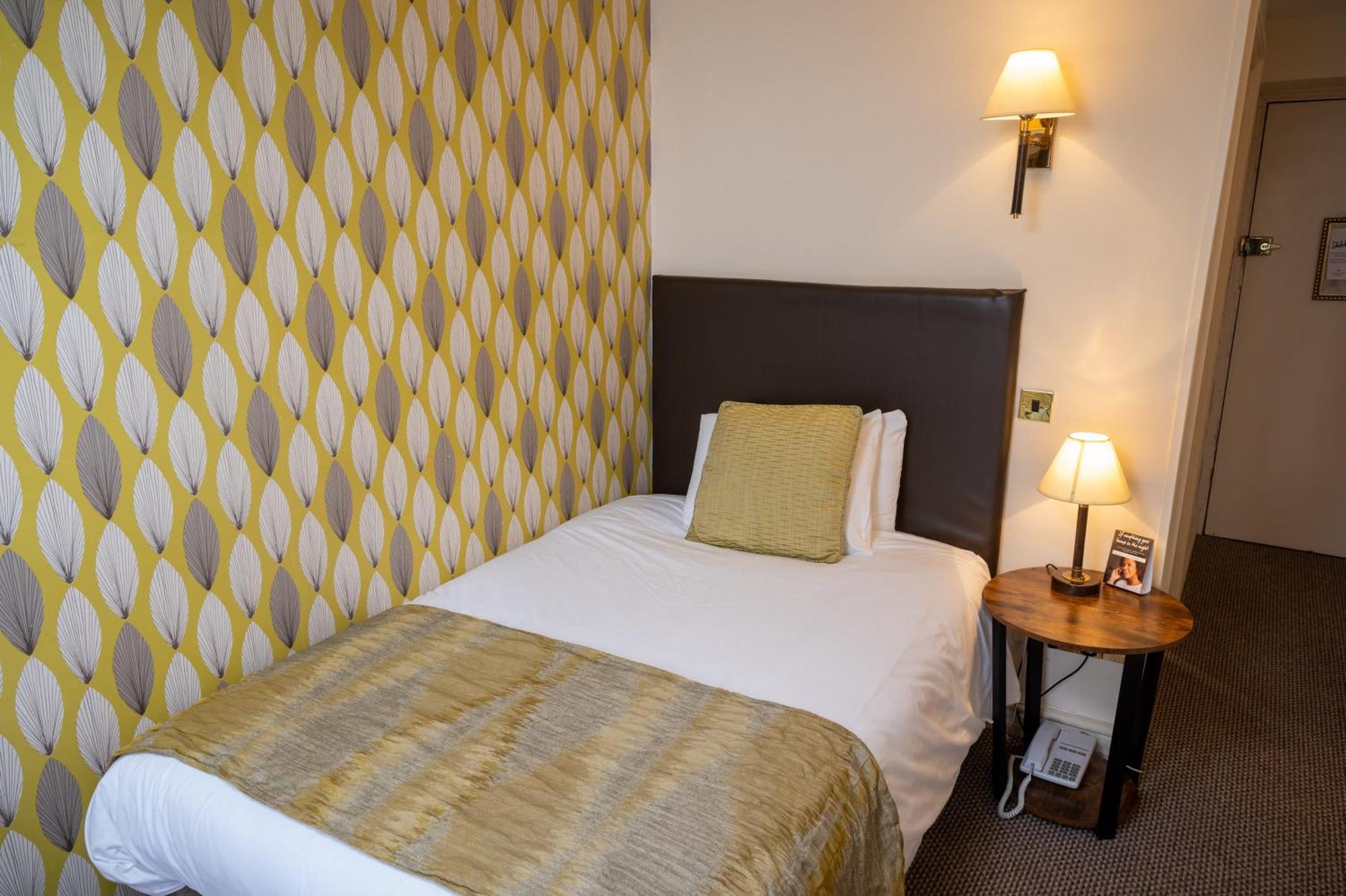 CROSS HANDS HOTEL OLD SODBURY | ⋆⋆⋆ | UNITED KINGDOM | SEASON DEALS ...